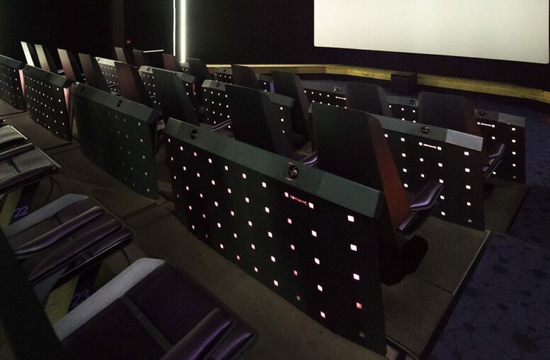 Le Cinéma 6D - La Récré des 3 Curés